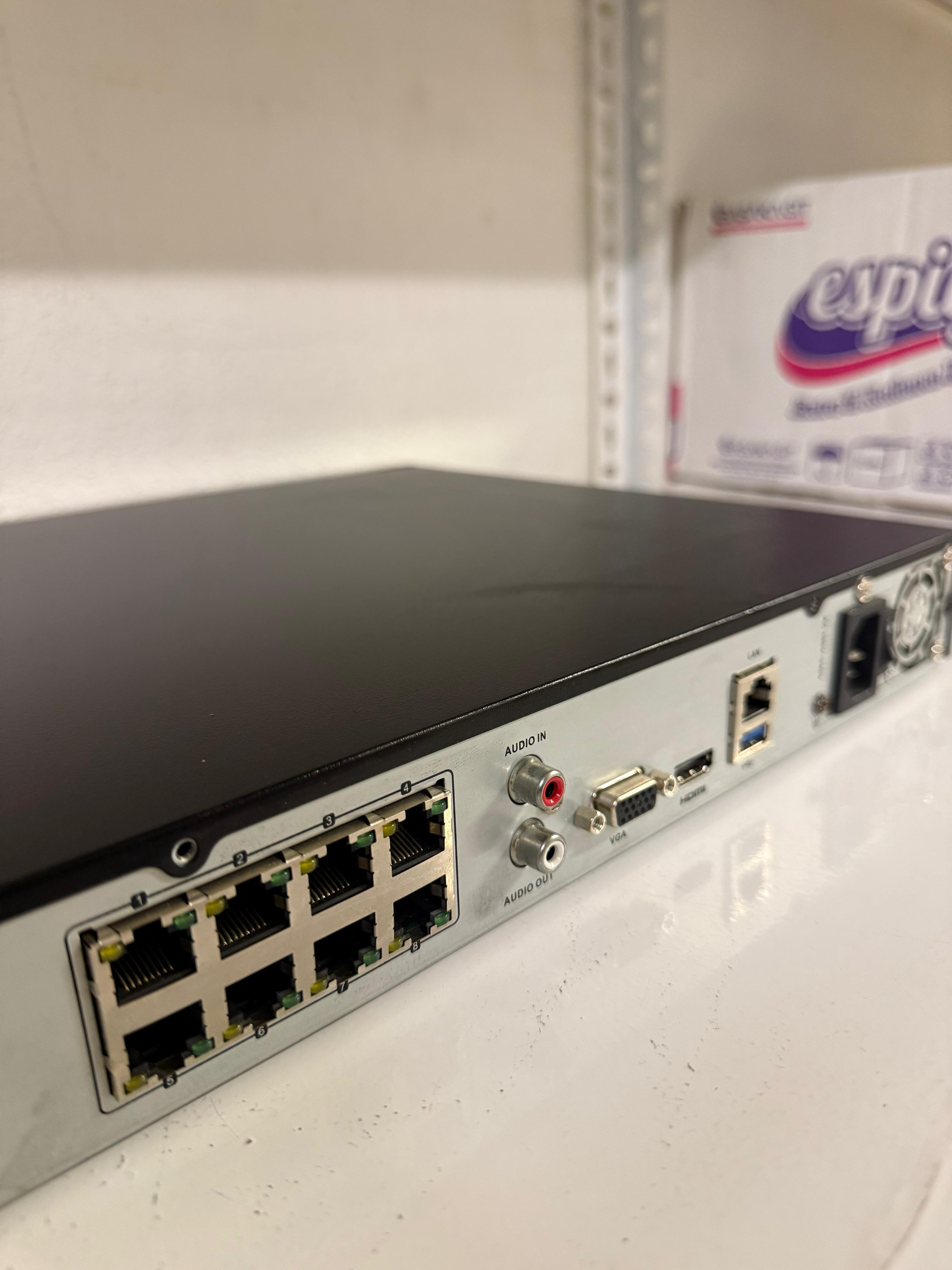 Hikvision DS 7608NI E2/8P NVR Kayıt Cihazı