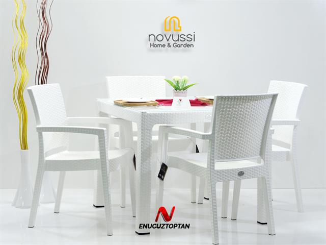 Novussi Rattan Camlı Kare Masa + 4 Adet Paris Koltuk Sandalye Kahverengi | ID1244