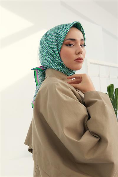 Silk Home Yeşil-Lacivert Zikzak Desenli Tivil İpek Eşarp 11409-01 Renk: Yeşil, lacivert, pembe ...