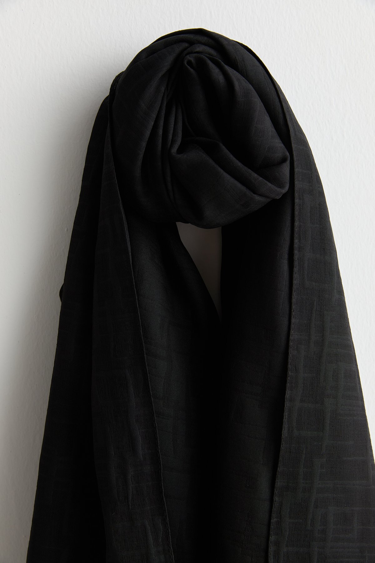 Nihan Geometrik Desen Jakar Şal Siyah