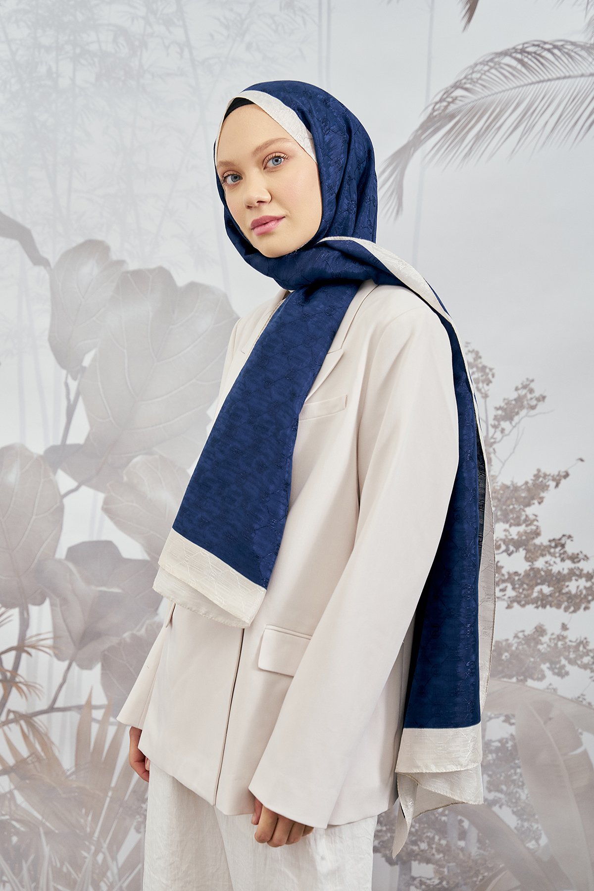 ZİNCİR MONOGRAM ŞAL - ARMANDA