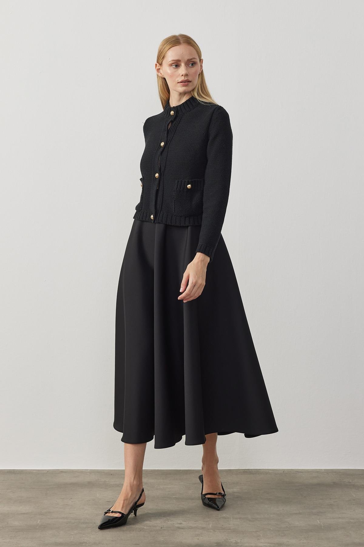 Karen Metal Düğmeli Cepli Hırka - Siyah