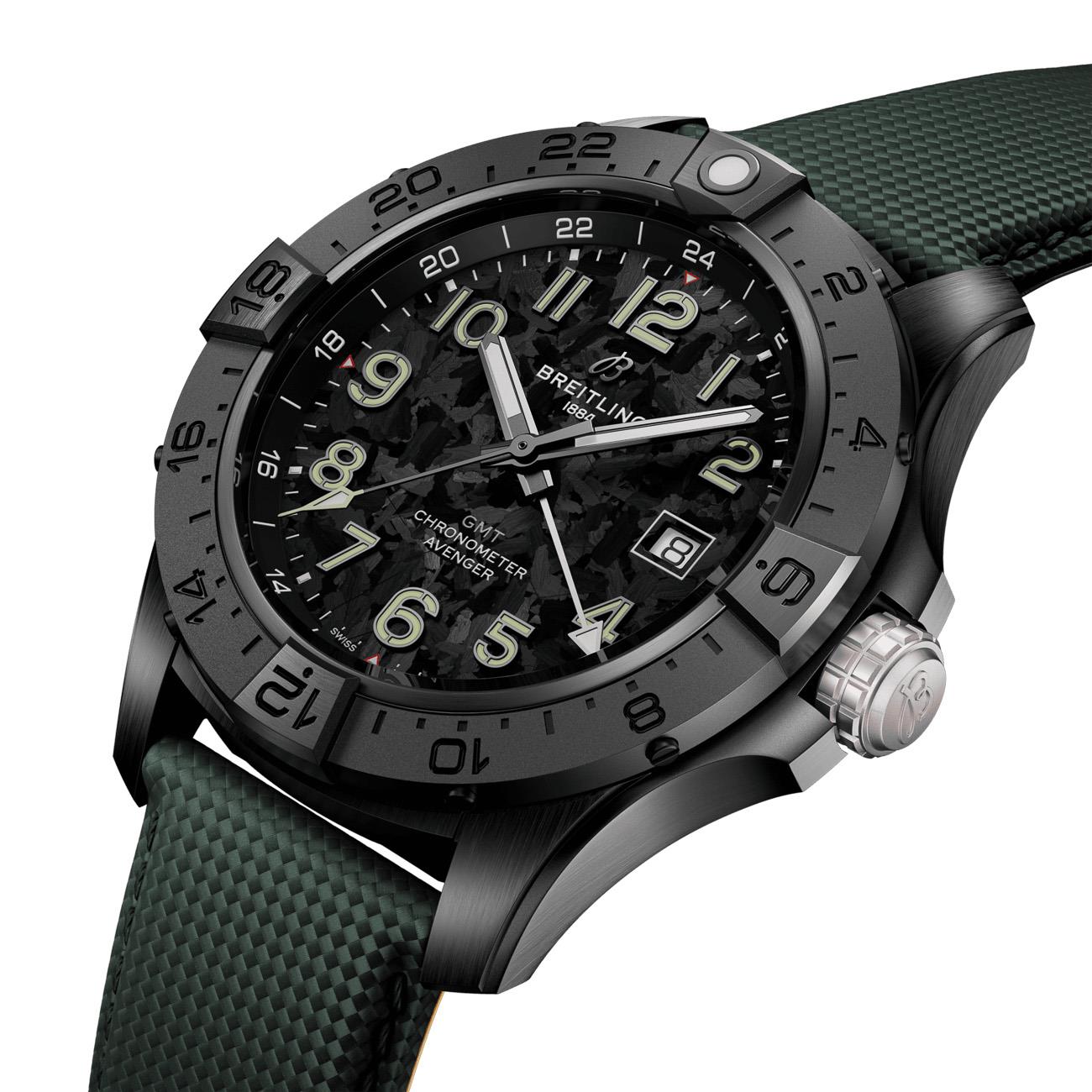 Breitling Avenger GMT 44 Night Mission S32320101B1X1 Erkek Kol Saati