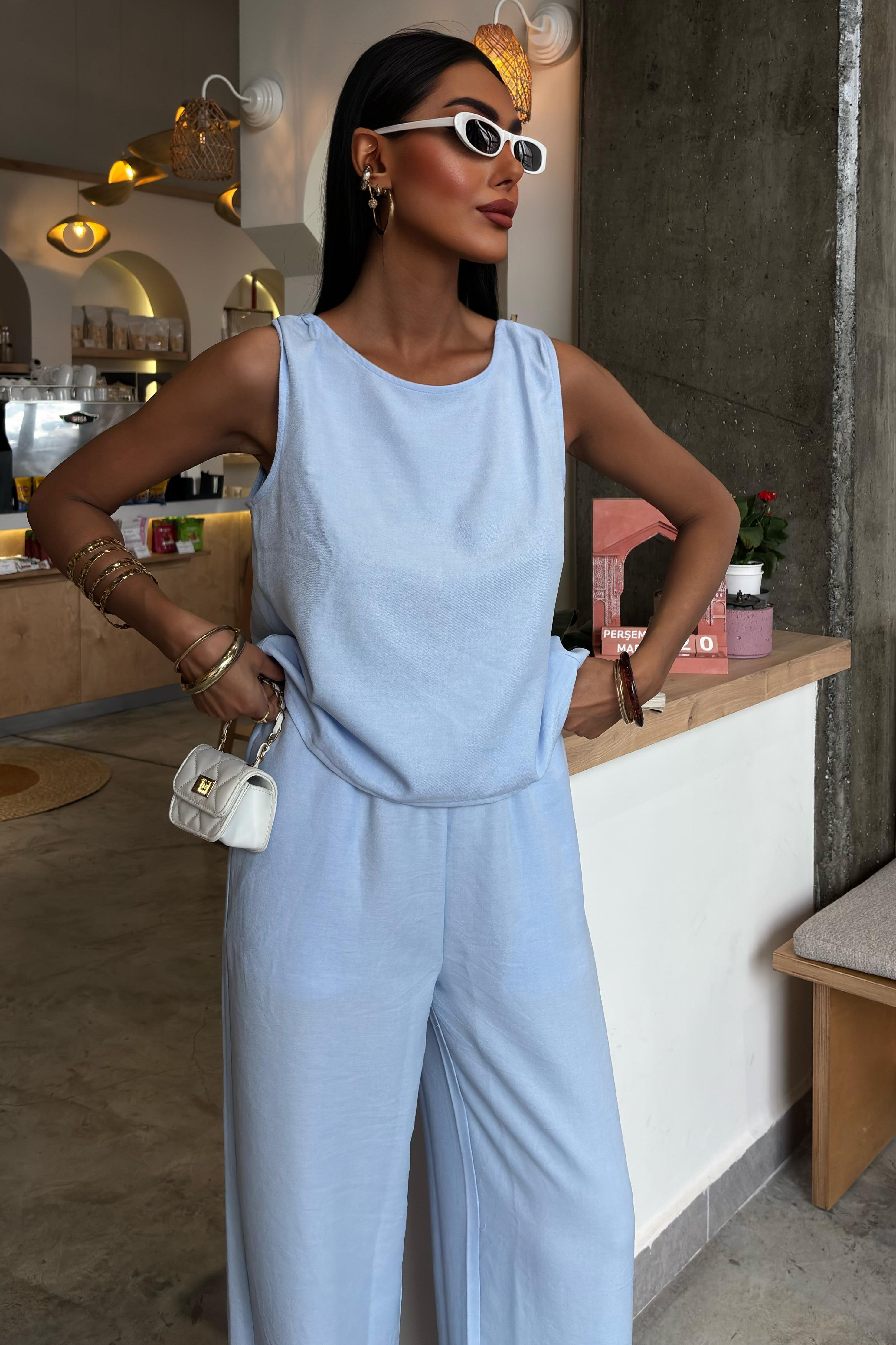 Comfortable Lace Backless Suit 10165