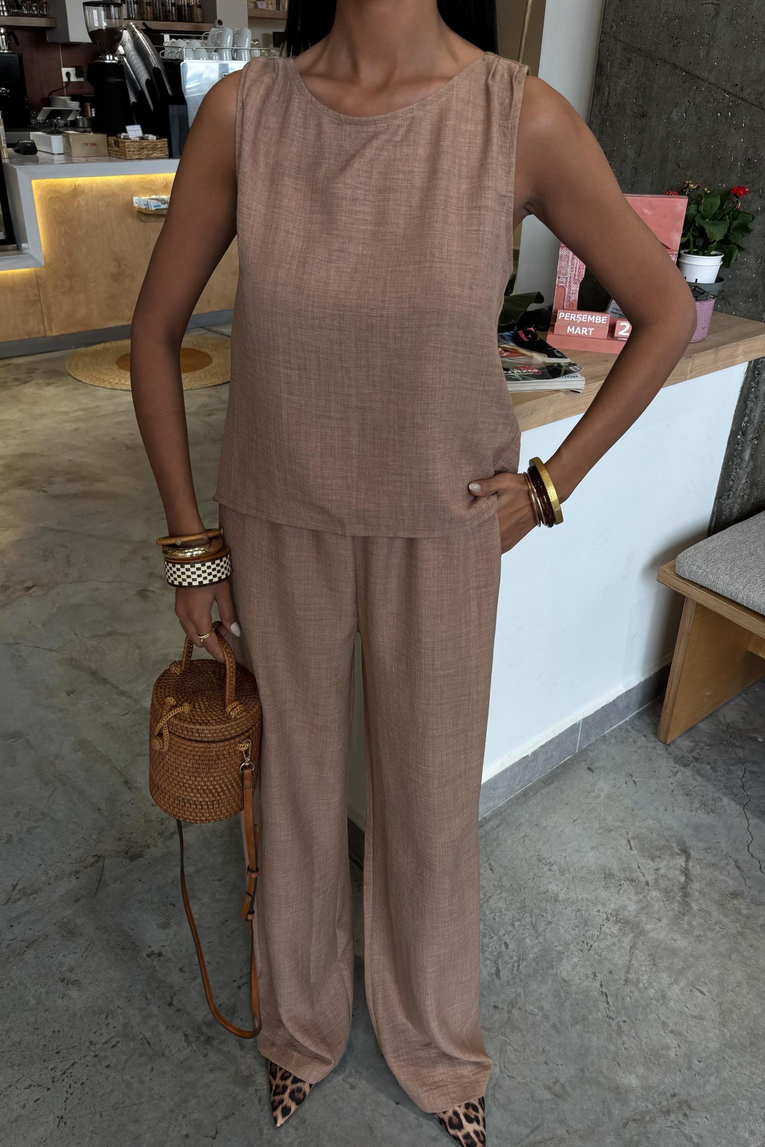 Comfortable Lace Backless Suit 10165