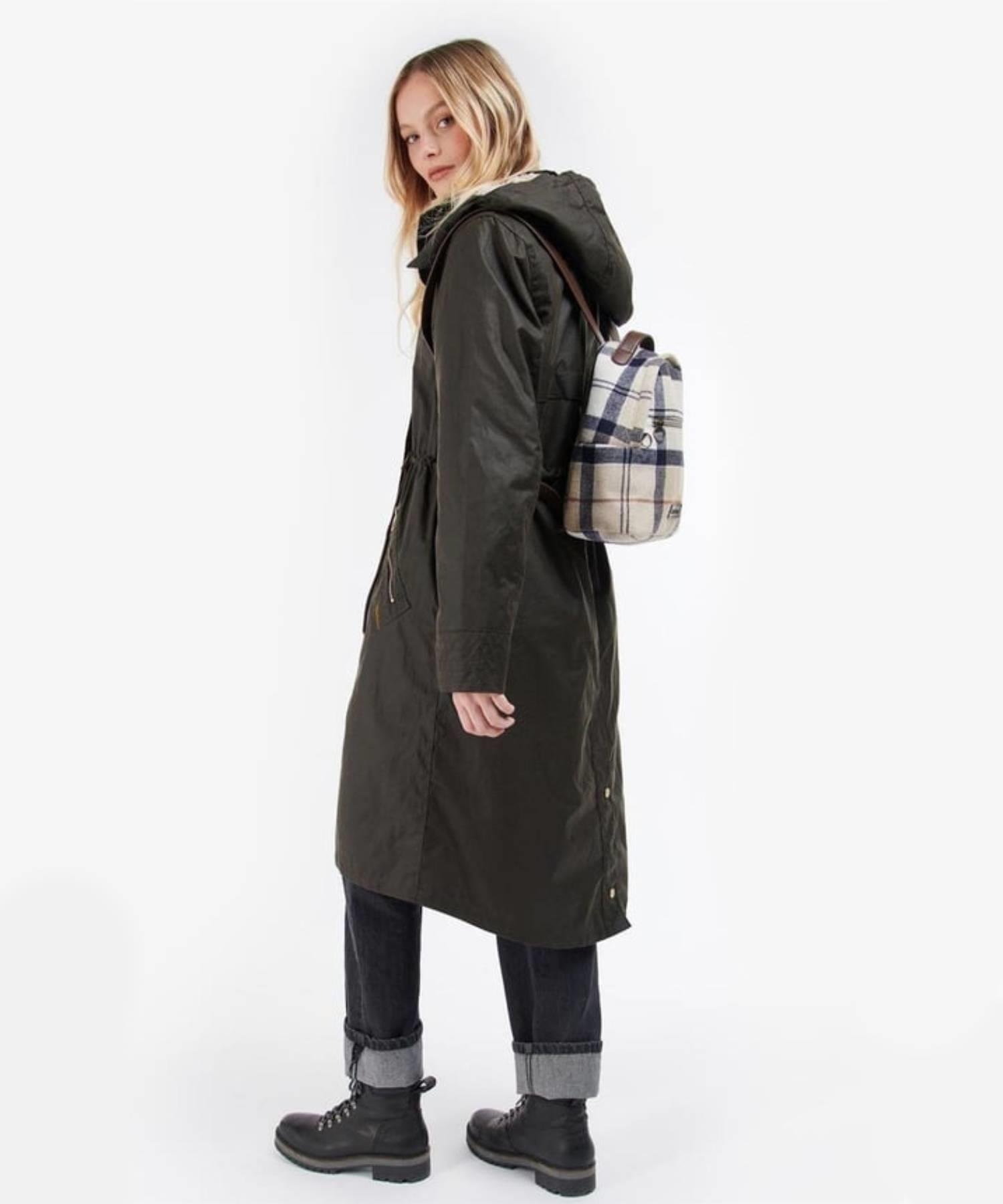 Barbour Caley Tartan Sırt Çantası BE71 Rosewood Barbour Caley Tartan Sırt Çantası BE71 Rosewood