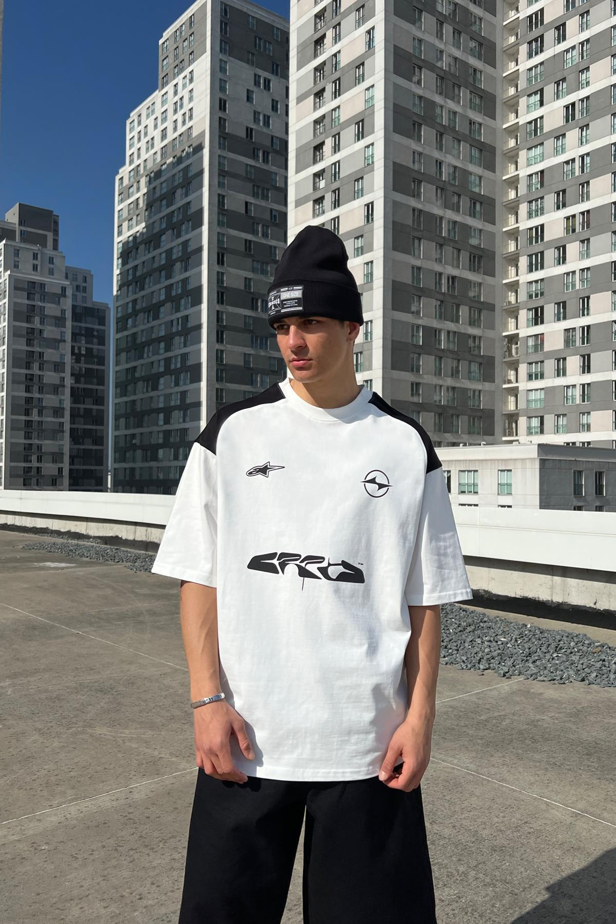 Double Color Baskılı Beyaz Oversize Tişört