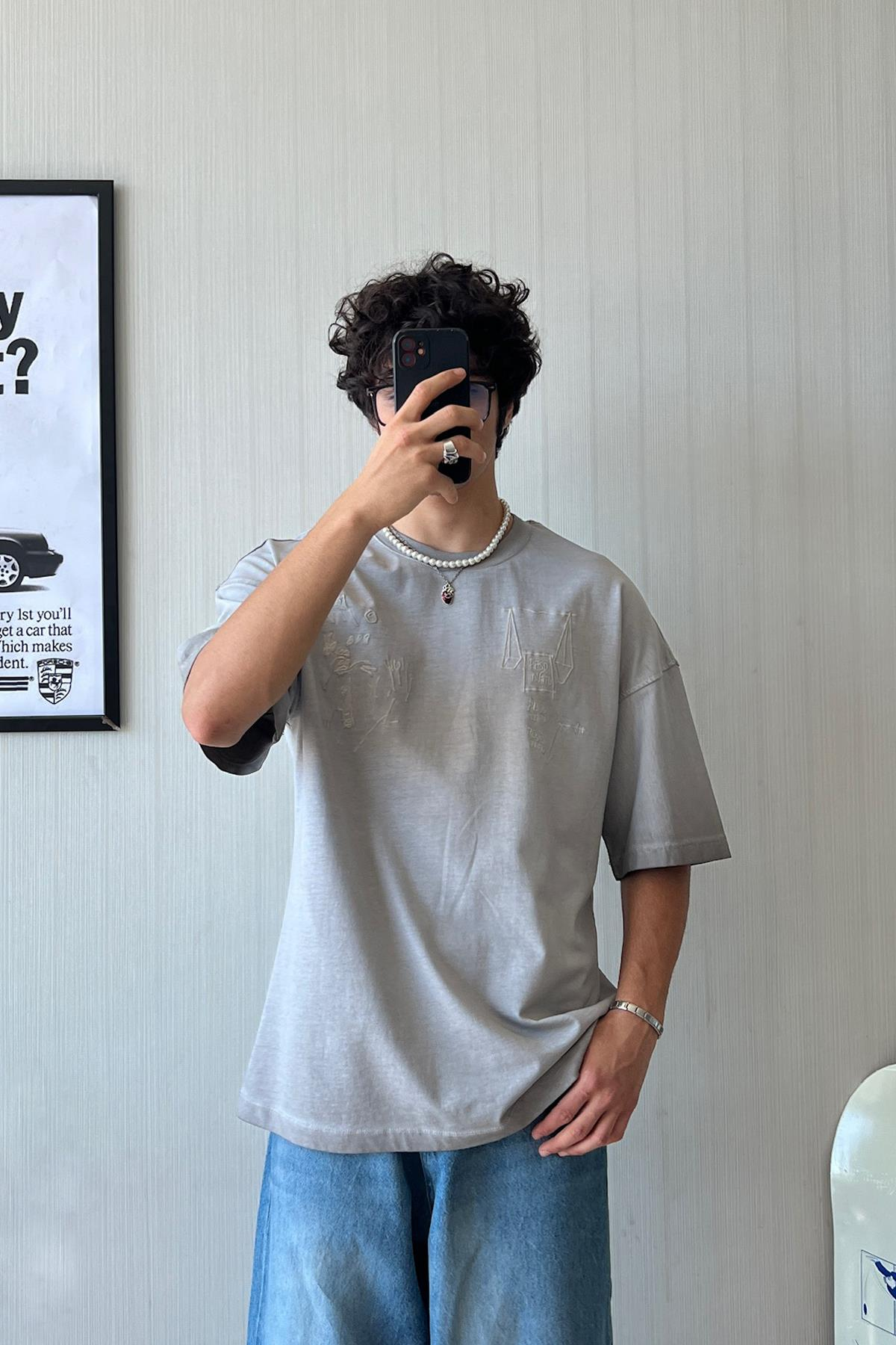 Oil Washed Cassıus Clay Nakışlı Açık Gri Oversize Tişört