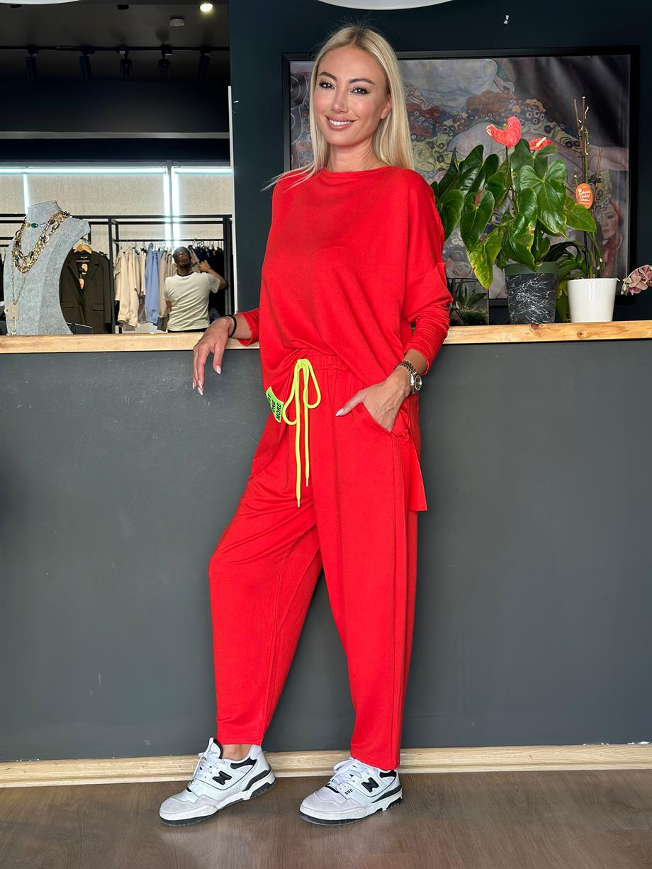 Nar Çiçeği Armalı Takım