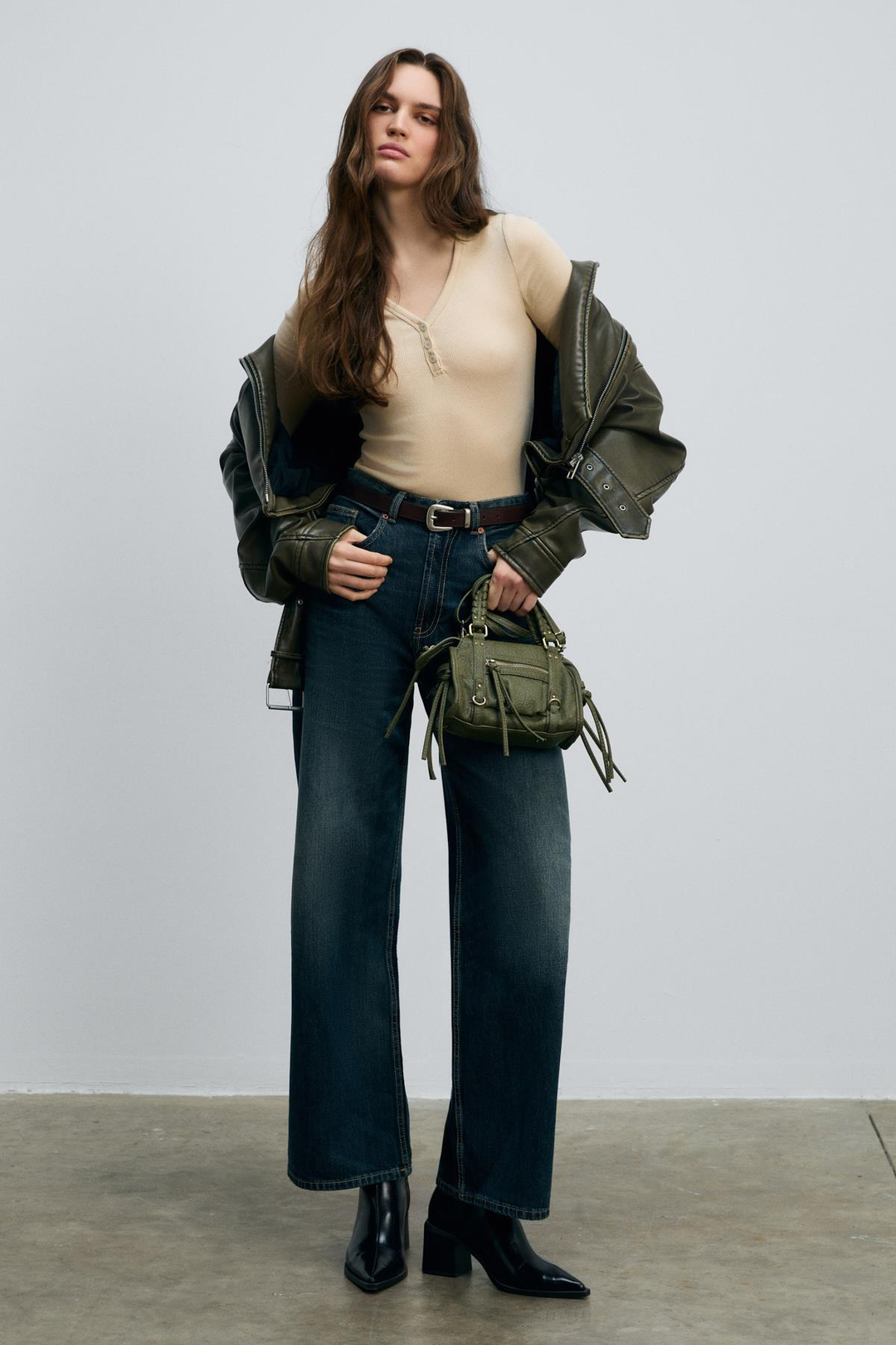 KALANI Kadın Uzun Kollu V Yaka Patlı Düğmeli Bej Body | Grimelange