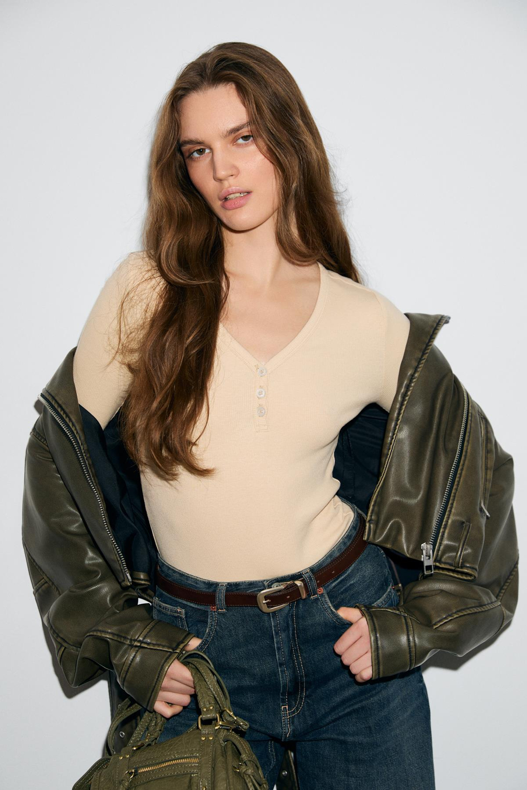 KALANI Kadın Uzun Kollu V Yaka Patlı Düğmeli Bej Body | Grimelange